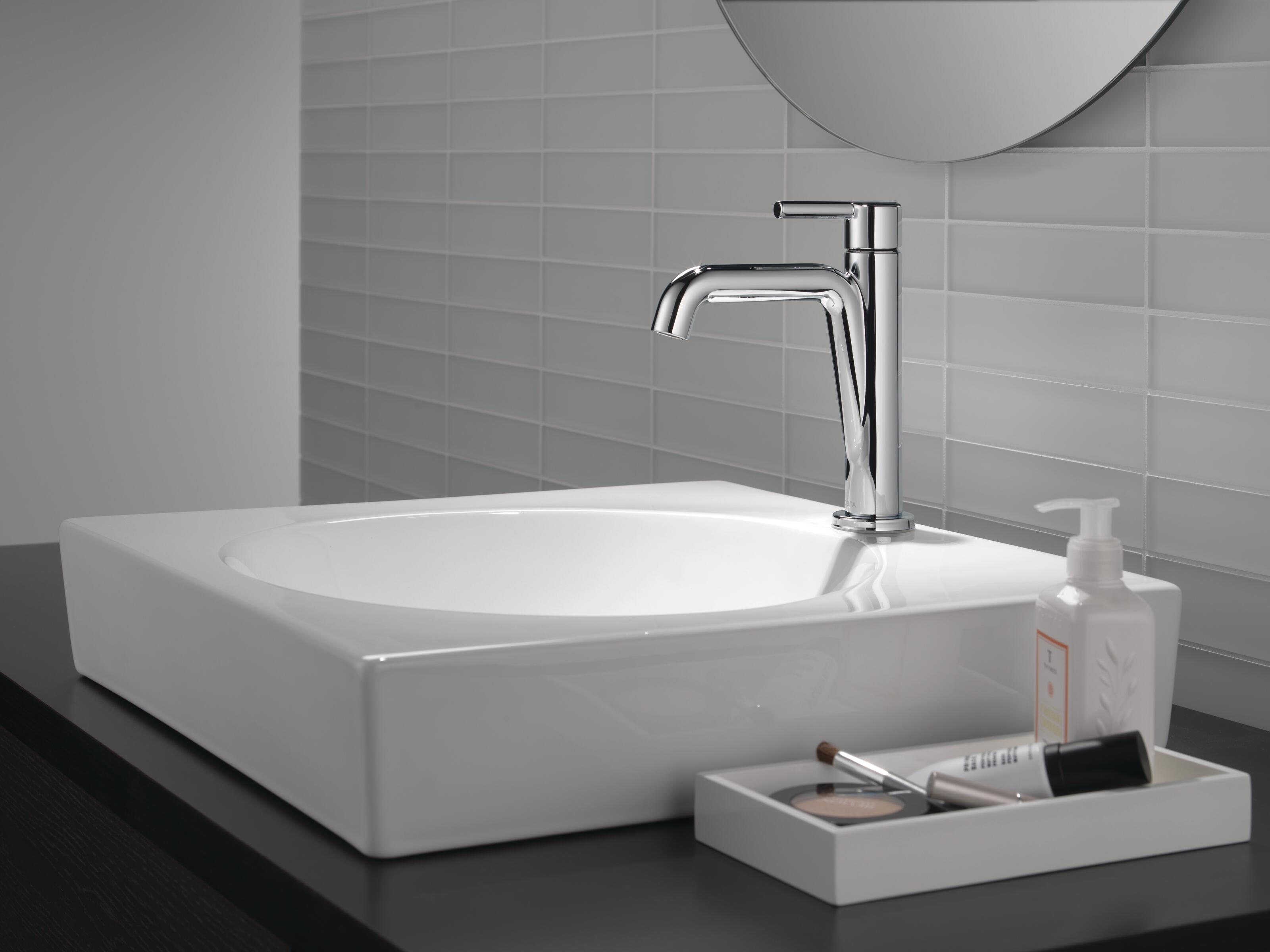 Nicoli™ Bathroom Collection | Delta Faucet
