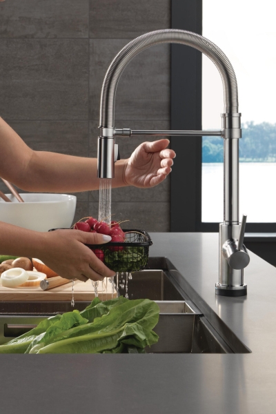 Kitchen Faucet With Delta® Touch₂O® with Touchless Technology | Delta ...