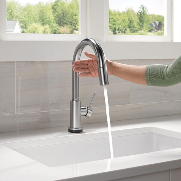 8 Reasons You'll Love a Touchless Kitchen Faucet | Delta Faucet Blog