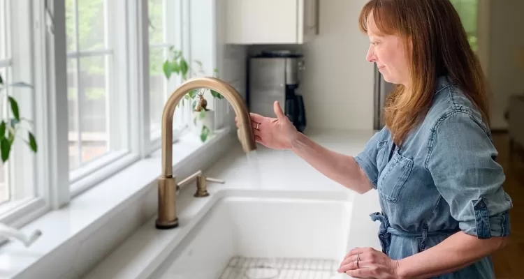 Smart Technology in the Kitchen: 5 Must-Have Tools | Delta Faucet Blog